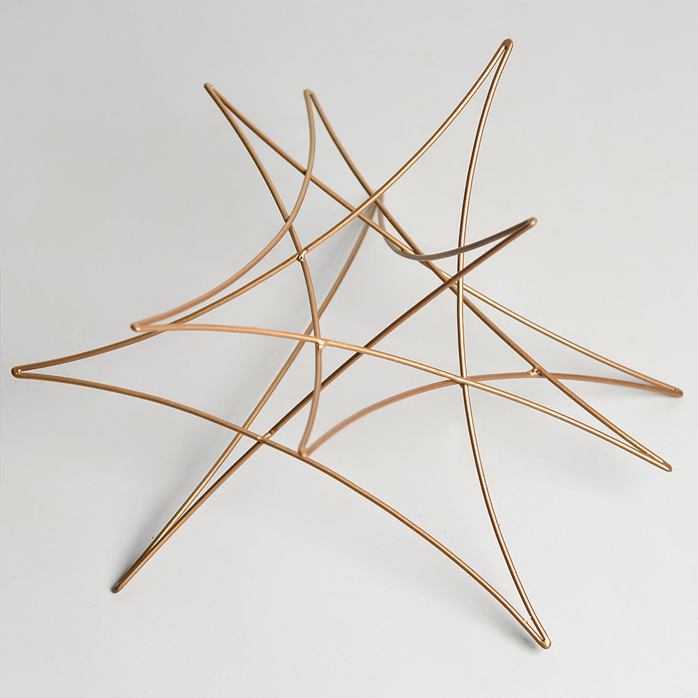 DE102 Alpha Gold Star Table Decor – The Black Steel