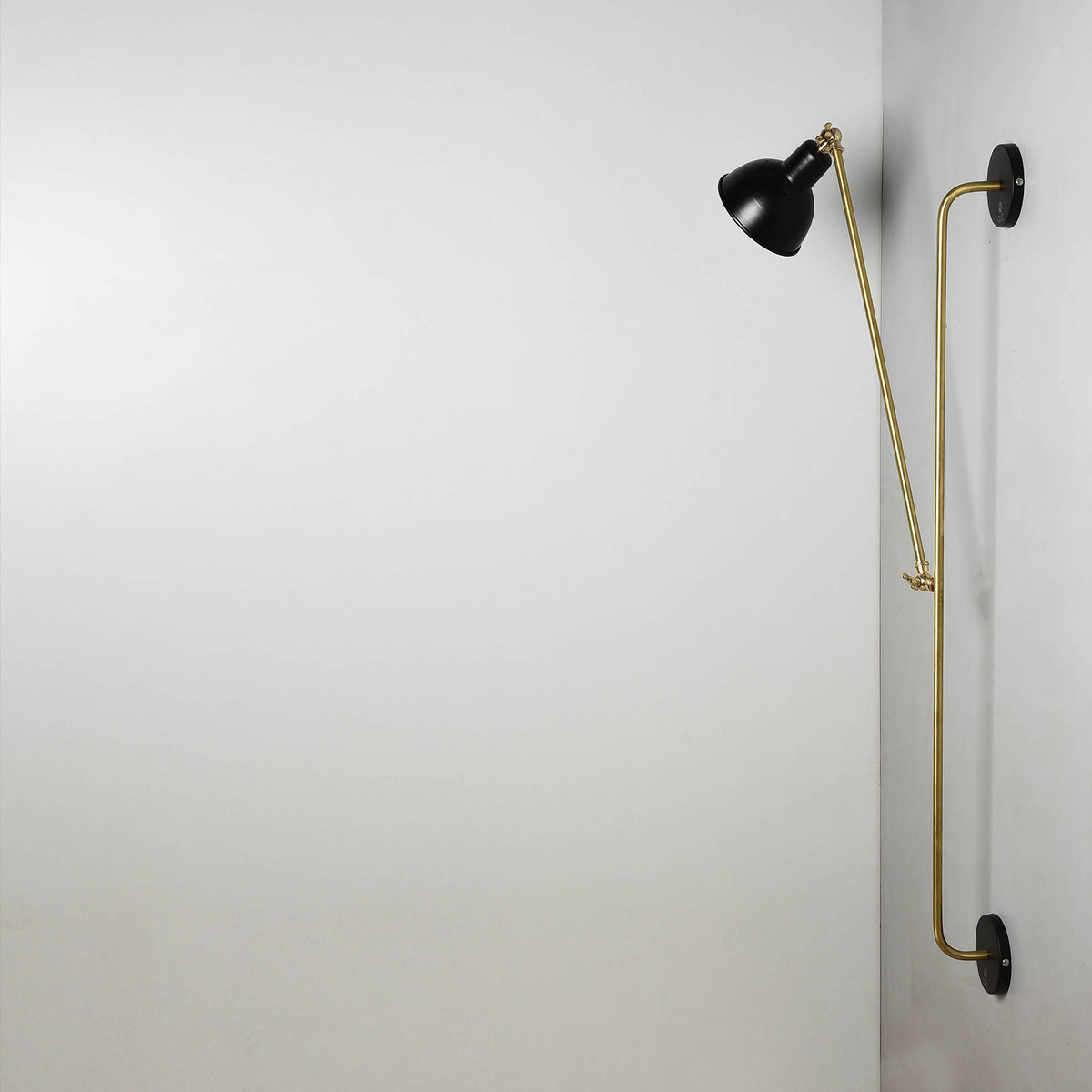 FSW214 Swing-Arm Corner Lamp – The Black Steel